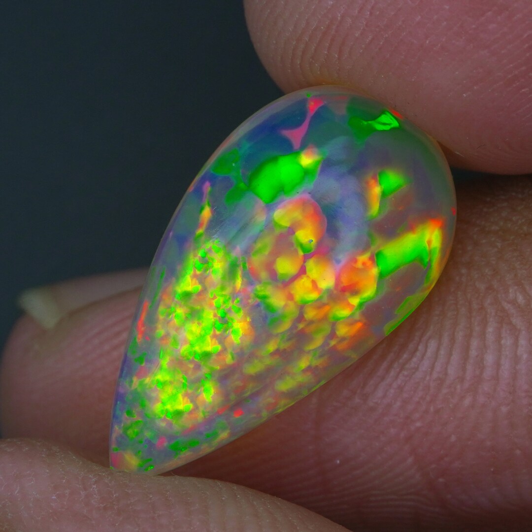4.83 CT Incredible ! 3D Electric Wave Pattern White Opal From Ethiopia ...
