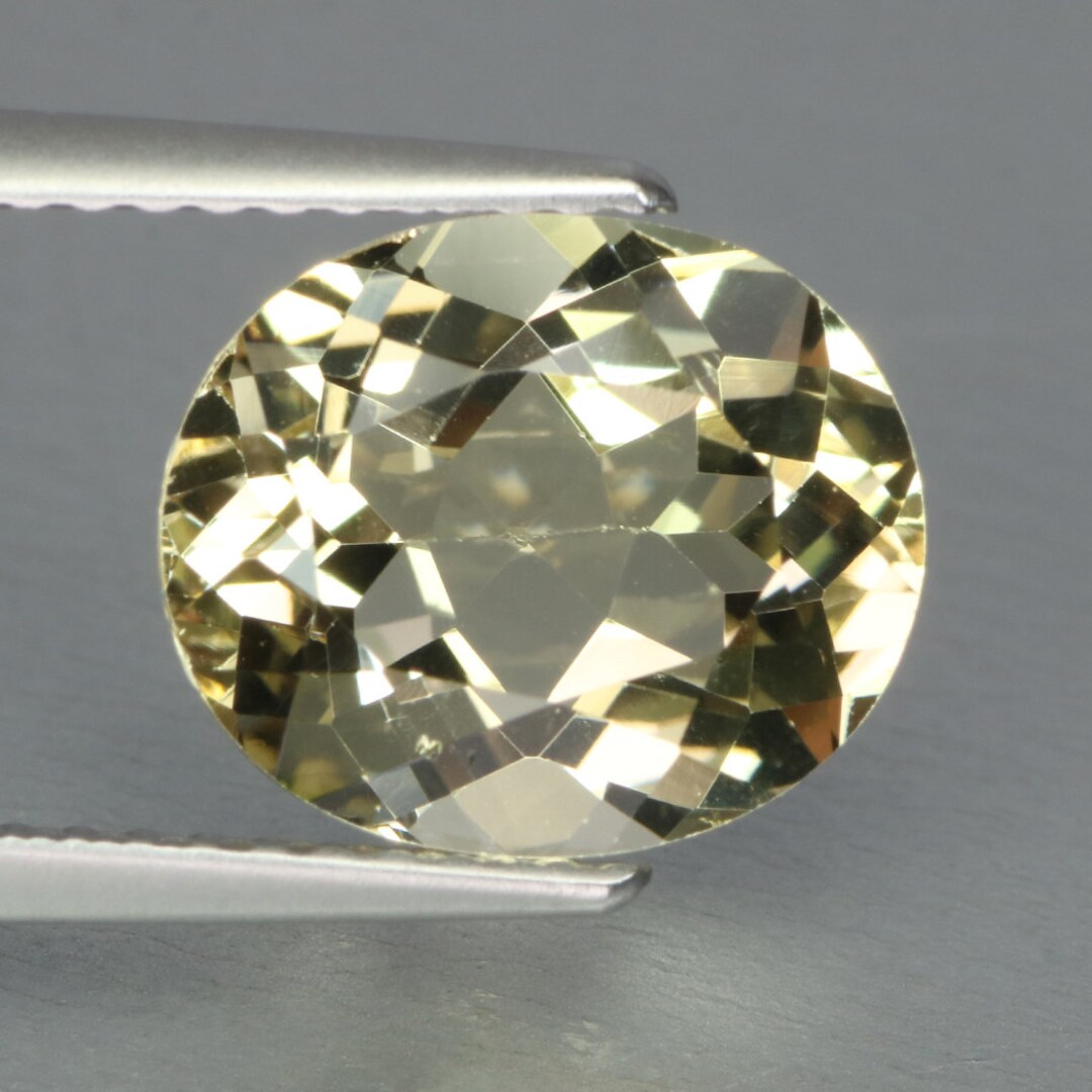 2.95 CT Eye-catching Fire Unheated 100% Natural Golden Yellow Beryl ...