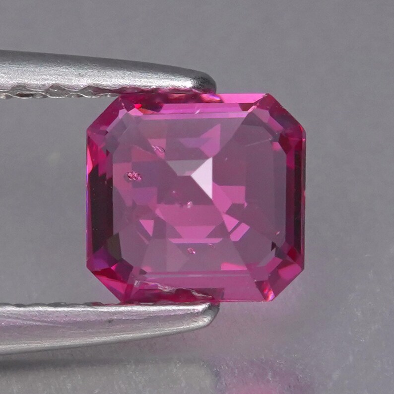 0.67 Ct Top-class MAHENGE SPINEL Hot Pink 100% Natural From Mahenge ...