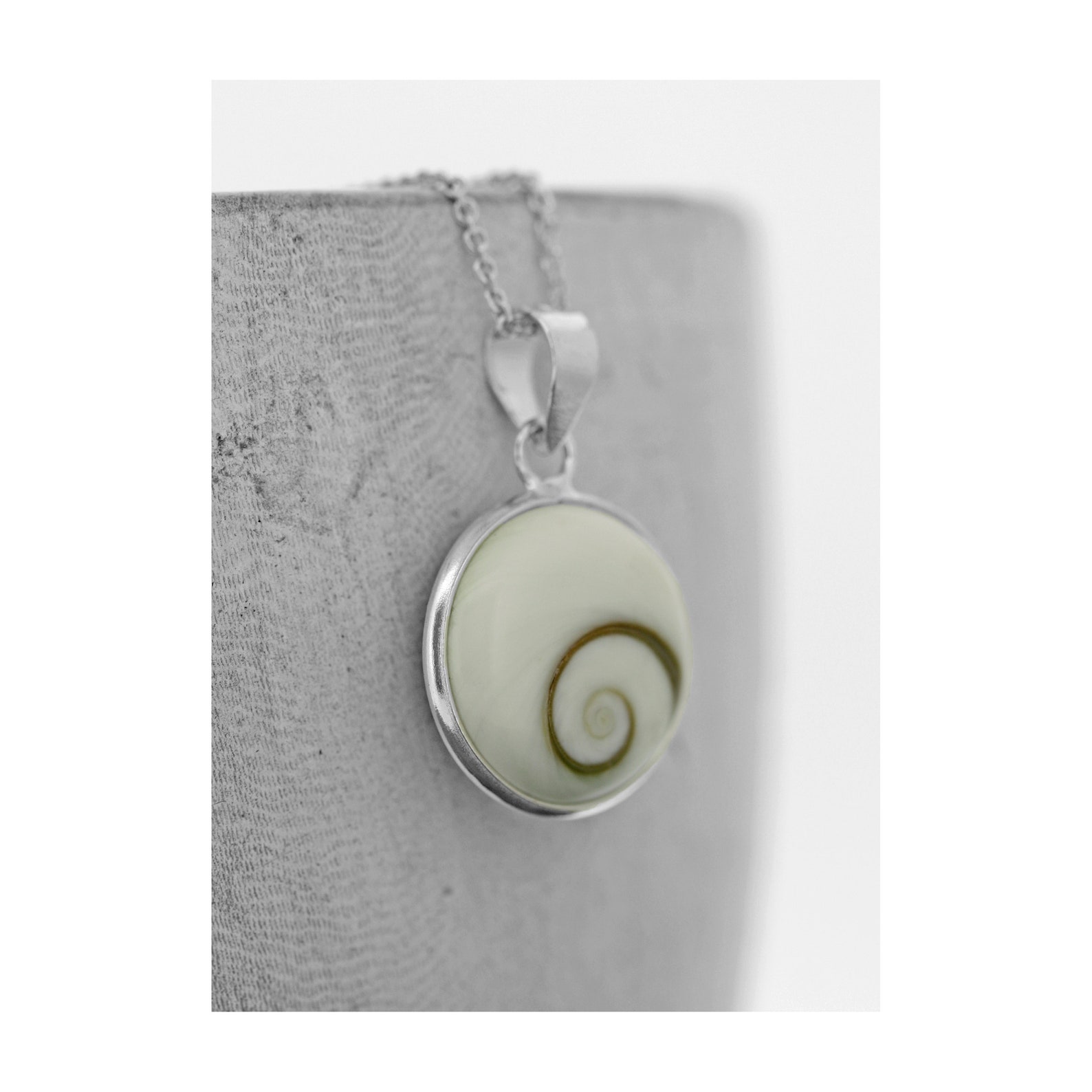 Sterling Silver Shiva Shell Necklace: Round Shell Pendant - Etsy