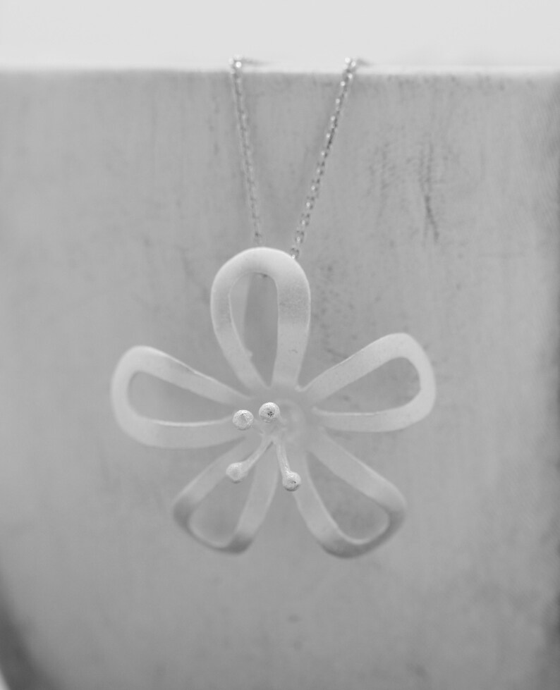 Large Sterling Silver Daisy Pendant Necklace: Floral Wedding Jewelry - Etsy