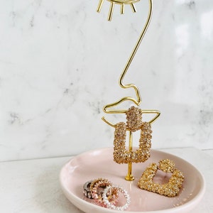 Wire Gold Half Face Abstract Jewellery Stand With Pink Trinket Dish ...