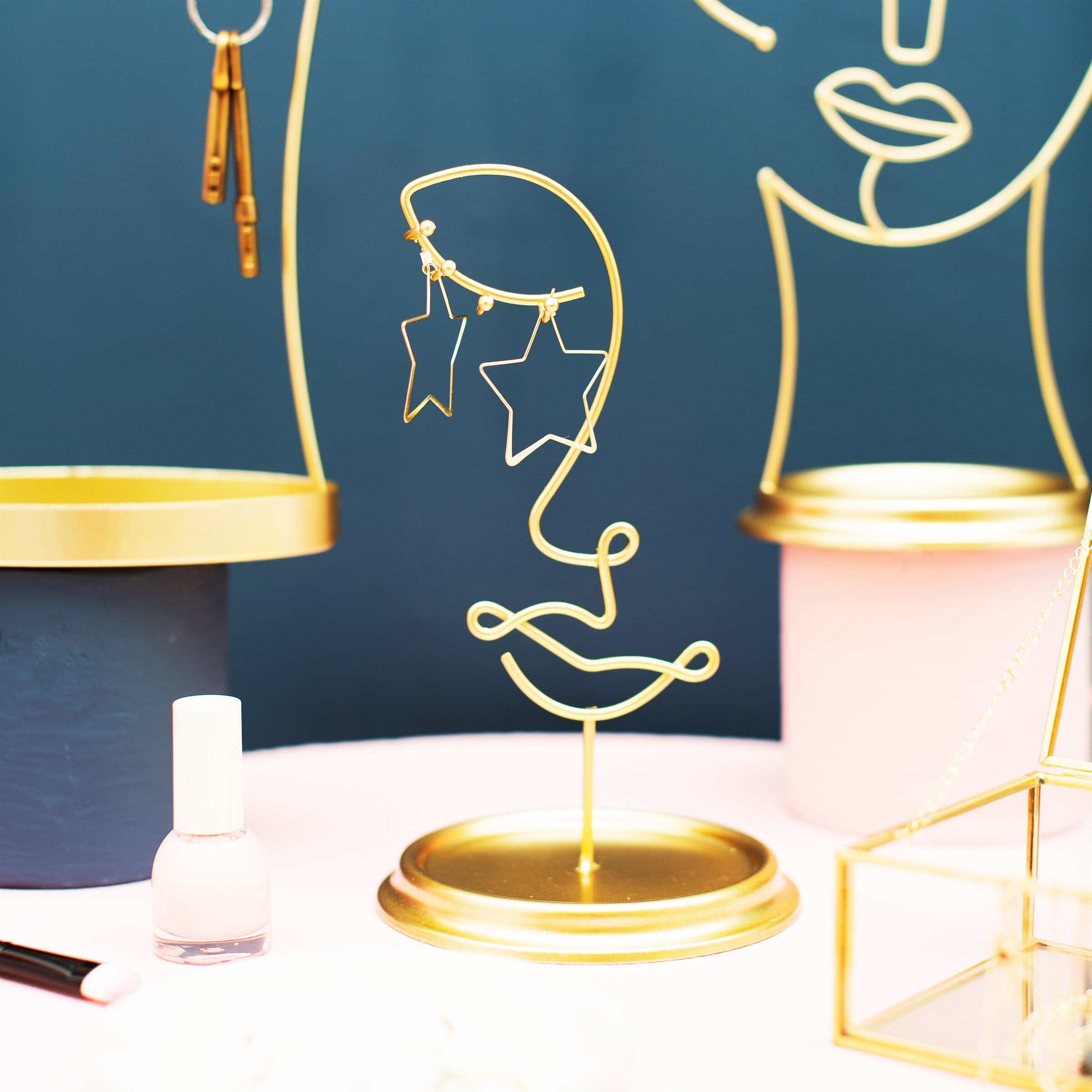 Wire Gold Half Face Abstract Jewellery Stand Jewelry Holder - Etsy