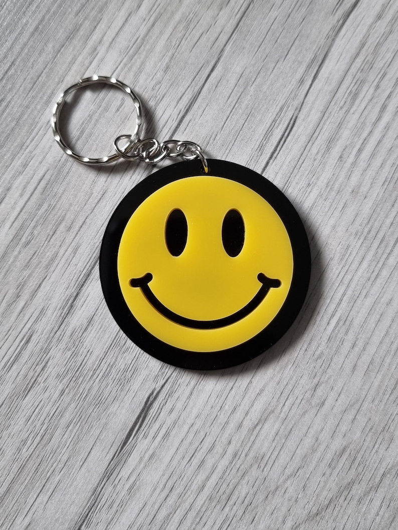 Smiley Face Keyring / Smiley Keychain - Etsy