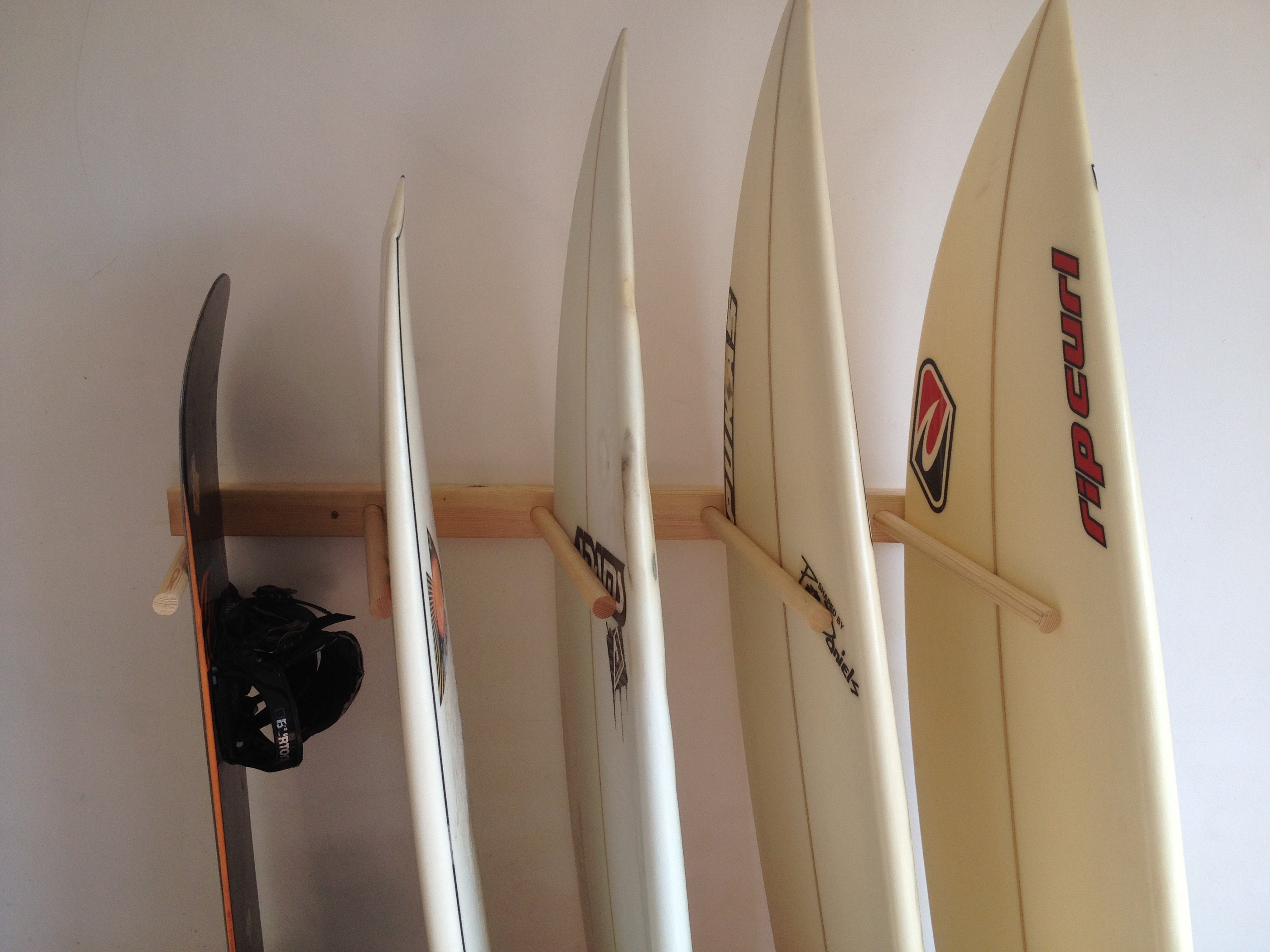 Surfboard / Snowboard Vertical Wood Wall Storage Surf Rack 5 Boards ...