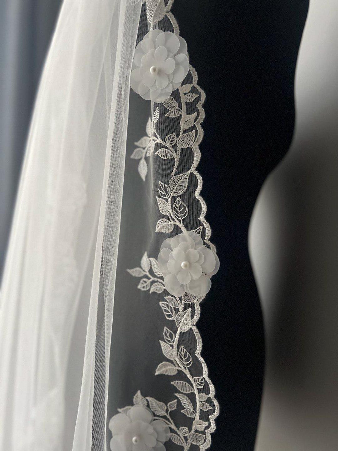 3D Flower Lace Wedding Veil: Modern Bridal Veil - Etsy