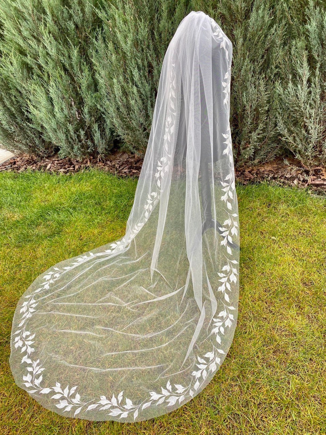 Eaf Edge Veil Leaves Veil Lace Veil Leaf Bridal Veil Cathedral Wedding ...