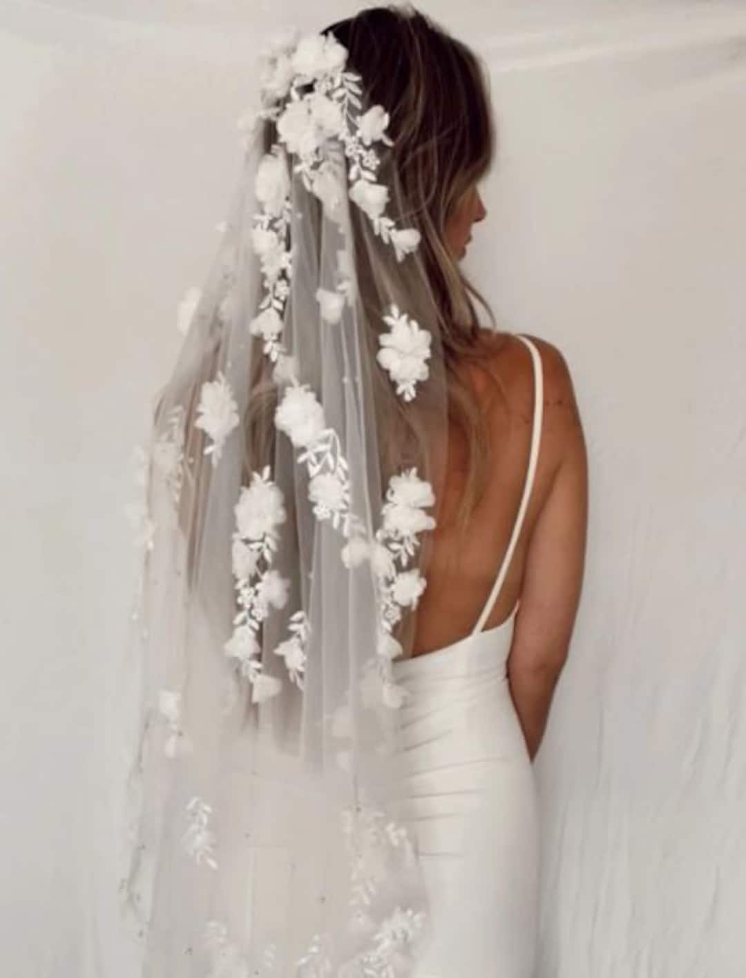 3D Floral Wedding Veil: Flower Petals, Pearls, Cathedral Length - Etsy