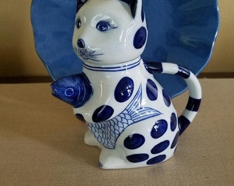 Cat Pitcher - Etsy