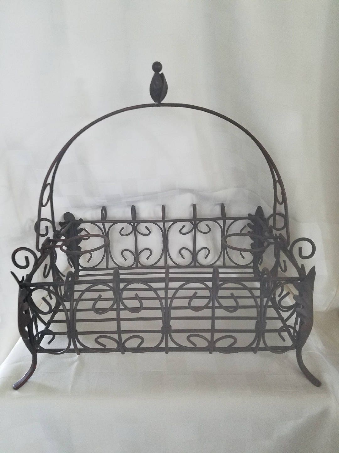 Versatile Metal Display Basket: Vitrine De Cuisine - Etsy