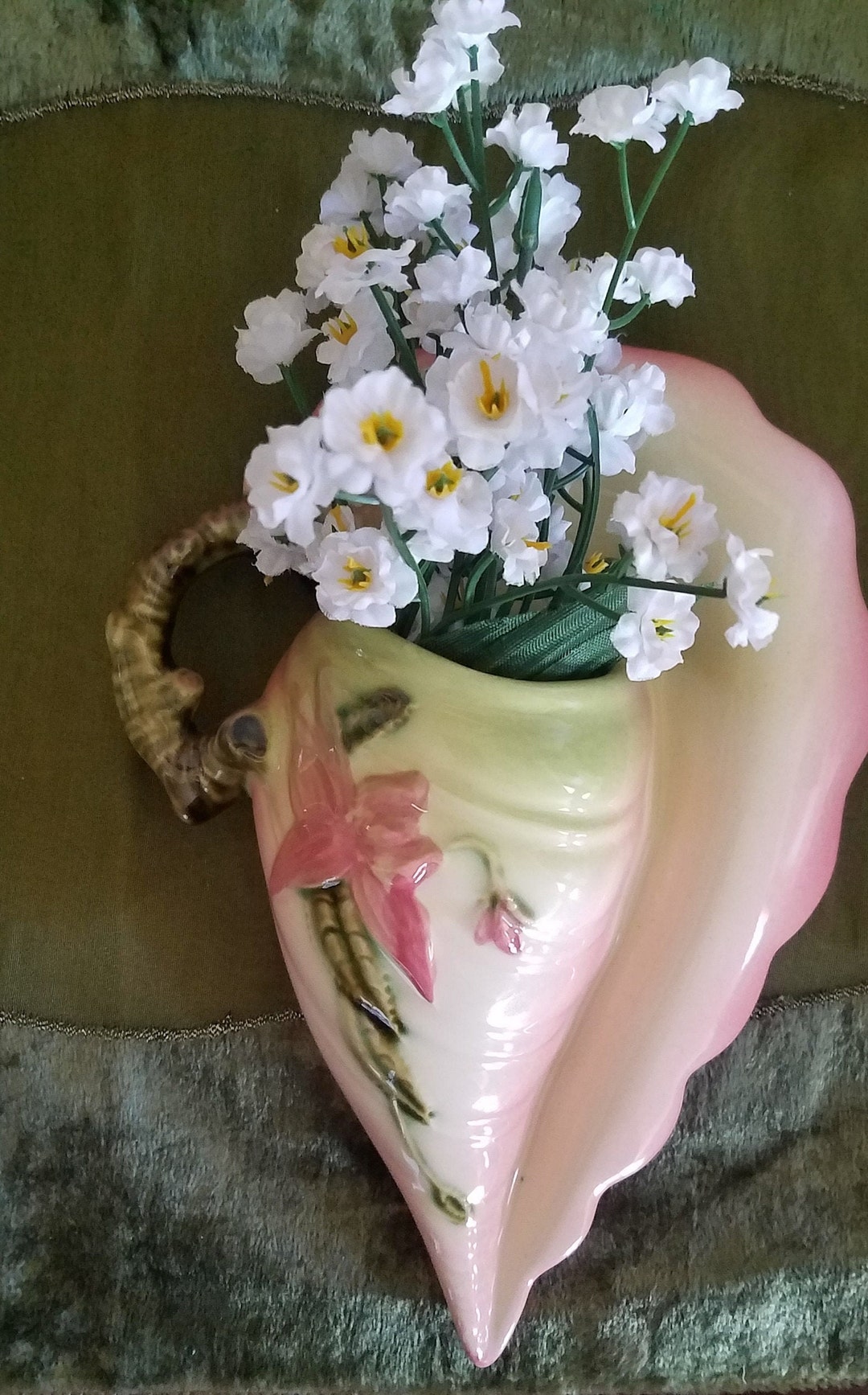 Hull Pottery Woodland Wall Pocket - Etsy