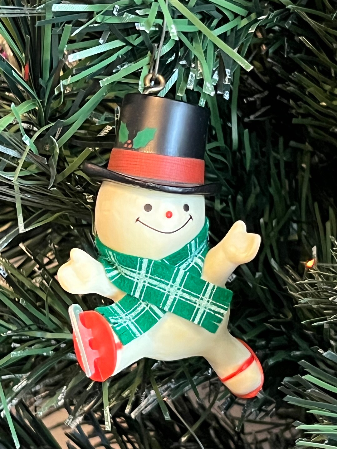 Hallmark Tree-trimmer Collection "the Skating Snowman" Tree Ornament - Etsy