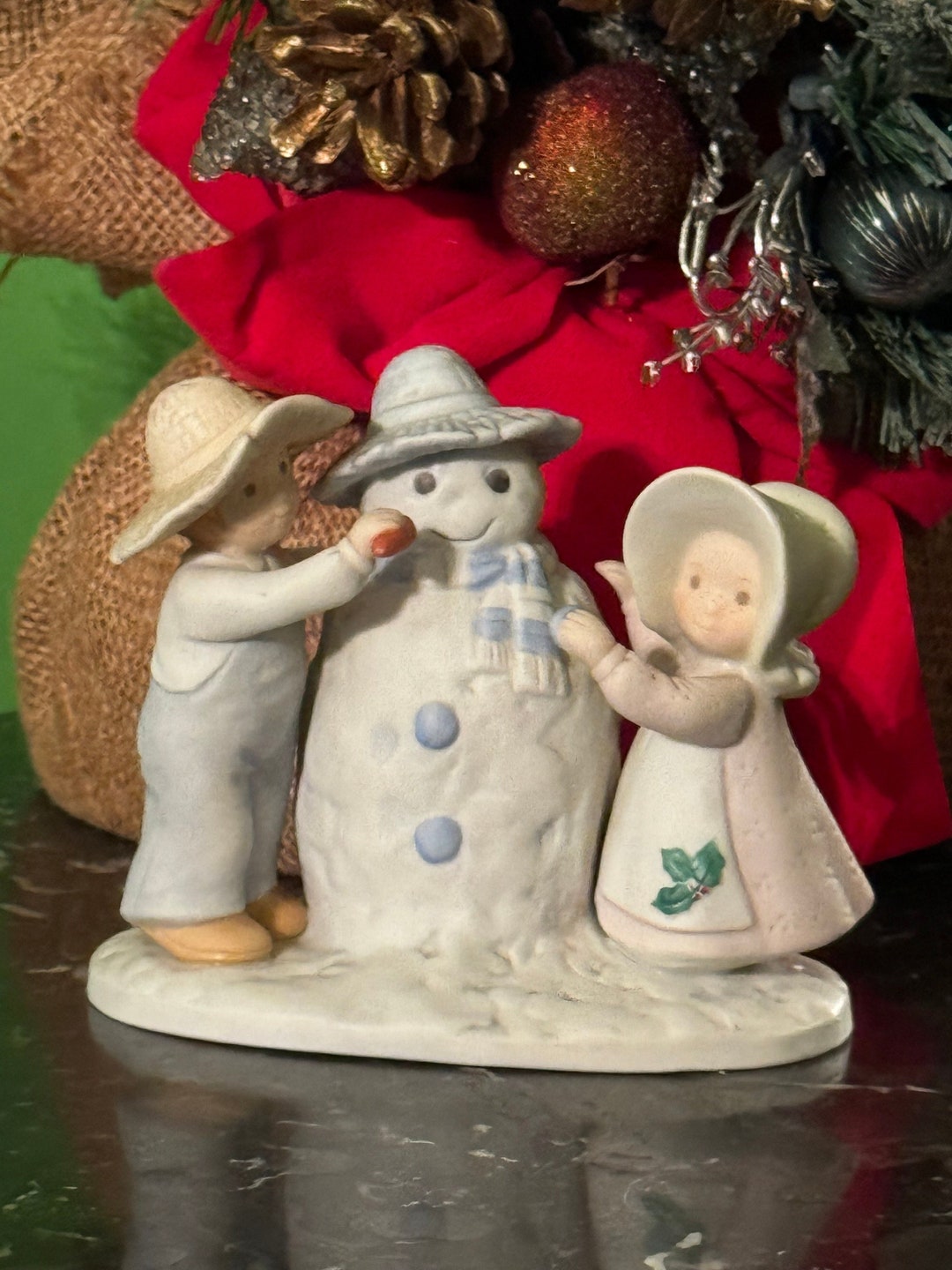 Circle of Friends Masterpiece Snow Play From HOMCO Building a Snowman ...