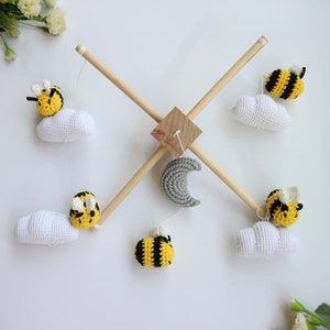 Crochet Bee Baby Mobile: Bumble Bee Nursery Decor, Baby Mobile Nursery ...