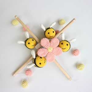 Crochet Bee Baby Mobile: Bumble Bee Nursery Decor, Baby Mobile Nursery ...