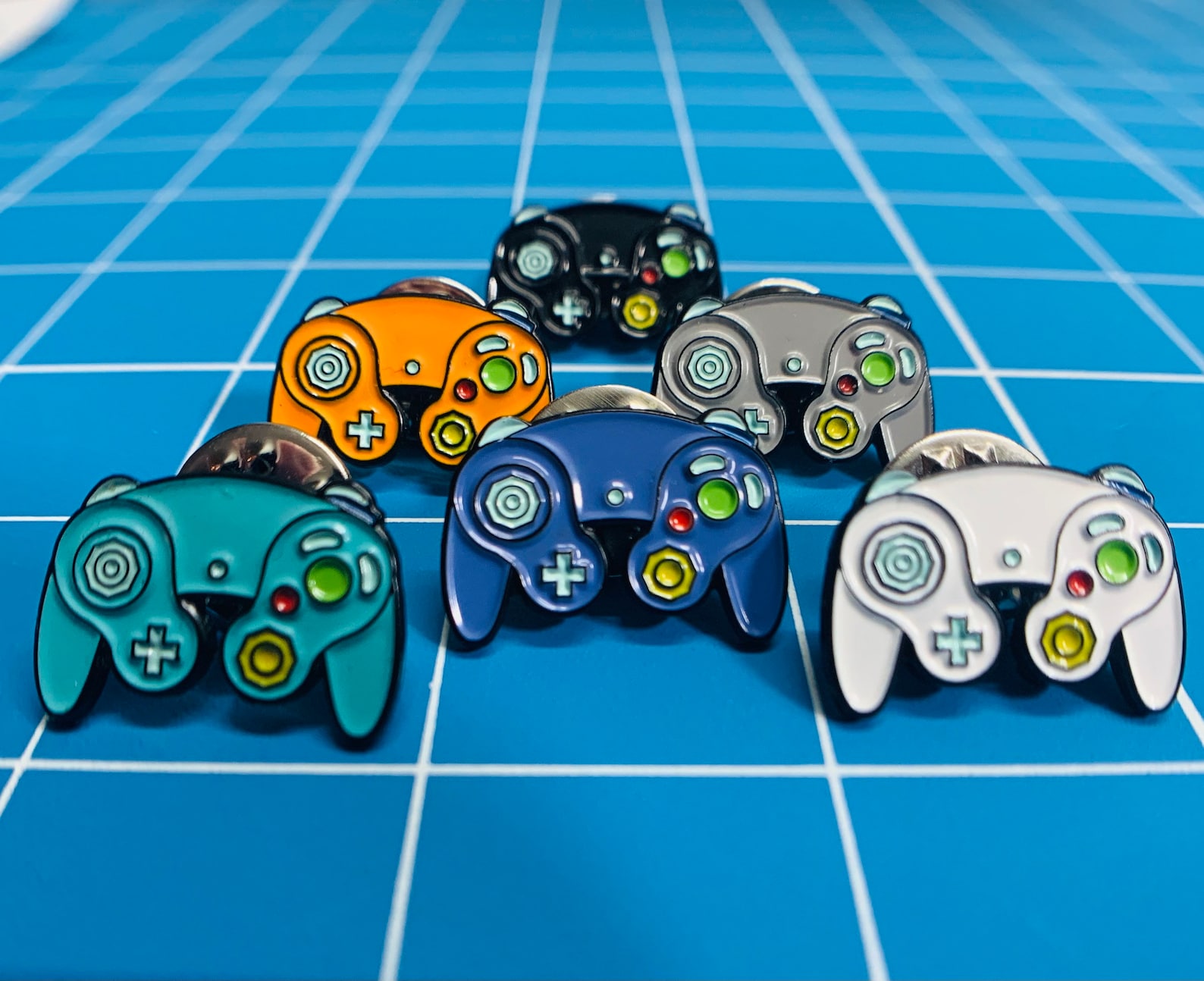 Nintendo Gamecube Controller Enamel Lapel Pin in 6 Colors - Etsy