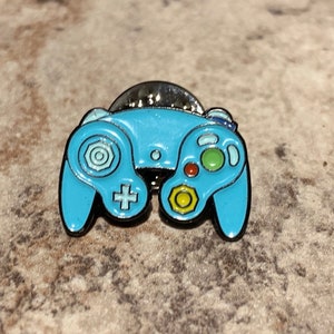 Nintendo Gamecube Controller Enamel Lapel Pin in 6 Colors - Super Smash ...