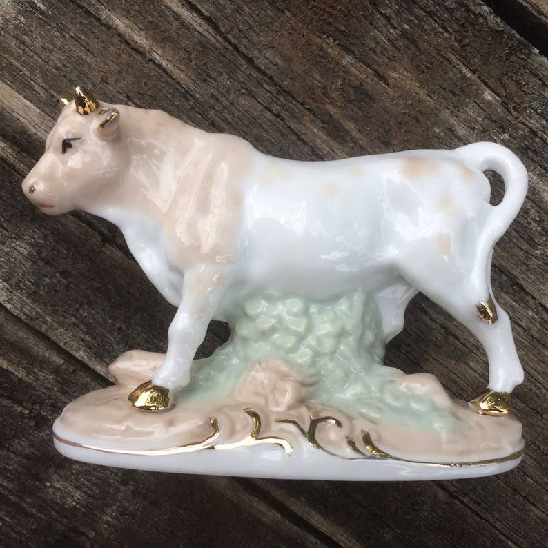White Porcelain Figurine Bulls Ceramic Figurine Bulls - Etsy