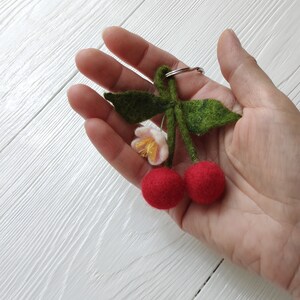 Needle Felted Cherry Keychain, Wool Keyring, Handmade Cute Fruit Key ...