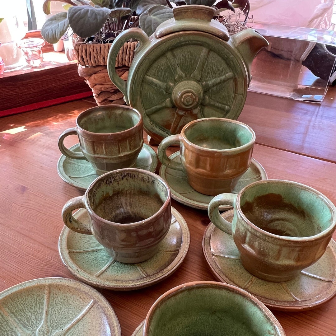 Frankoma Wagonwheel Tea Set Prairie Green, Lidded Pot, Cups and Saucers ...