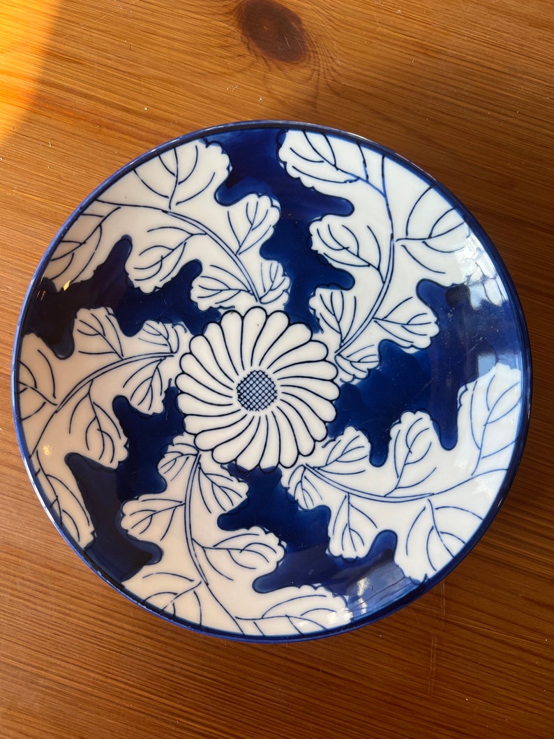 Vintage Cobalt / Navy Blue and White Leaf Design OMC Japan Plate - Etsy