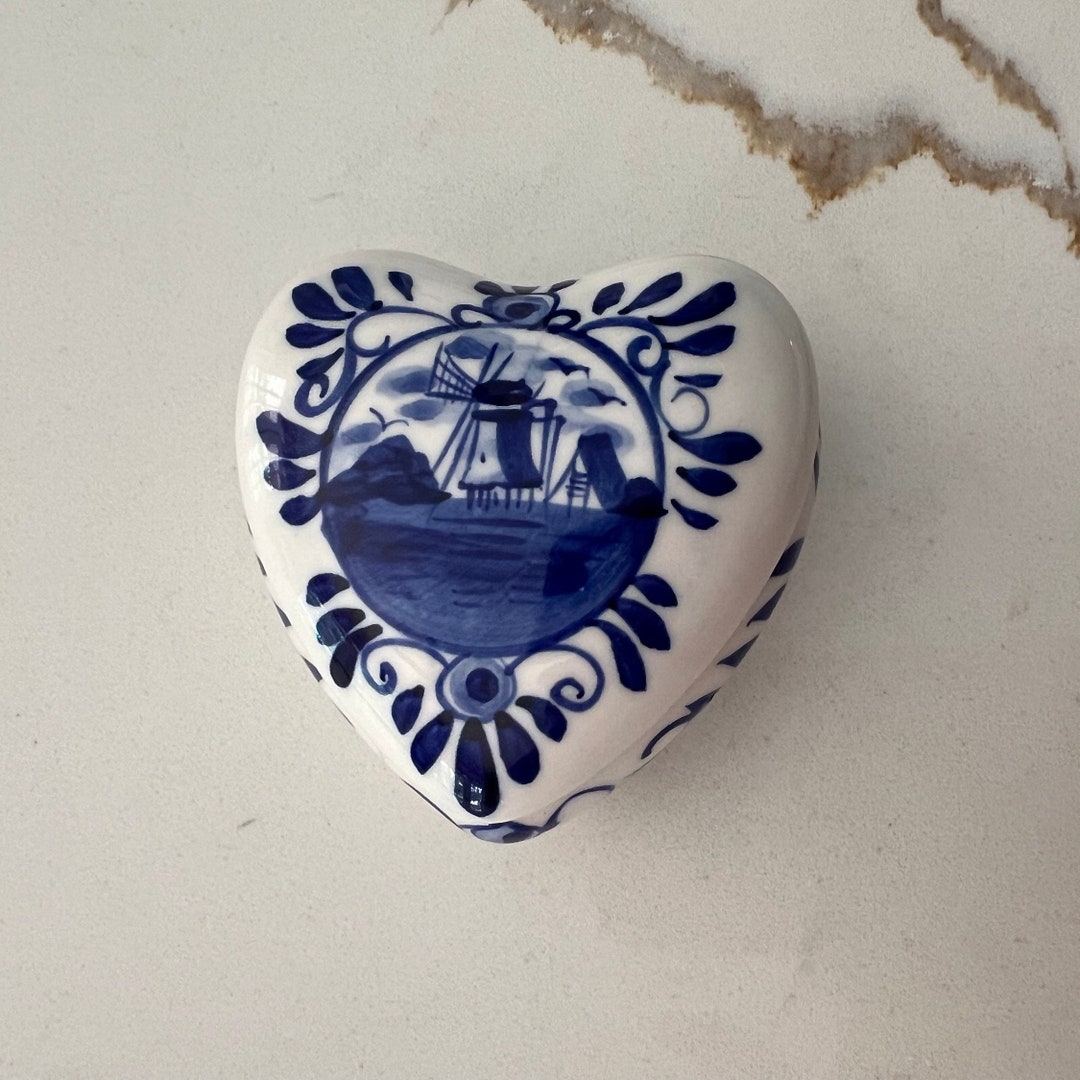 Delft Heart Trinket Box, Hand Painted Blue and White Delft - Etsy