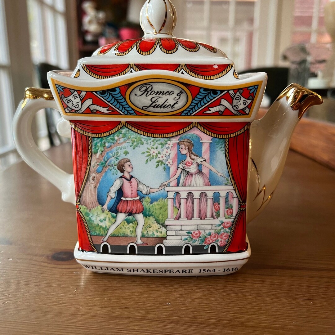 Sadler Romeo and Juliet Teapot: Gilded Porcelain Shakespeare Collection ...