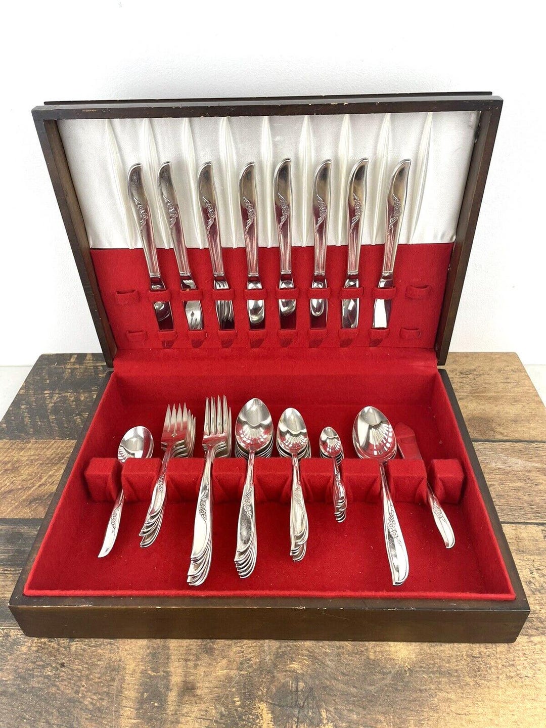 WM A. Rogers Oneida Jennifer Ada Silverplate Flatware Set Wooden Box ...
