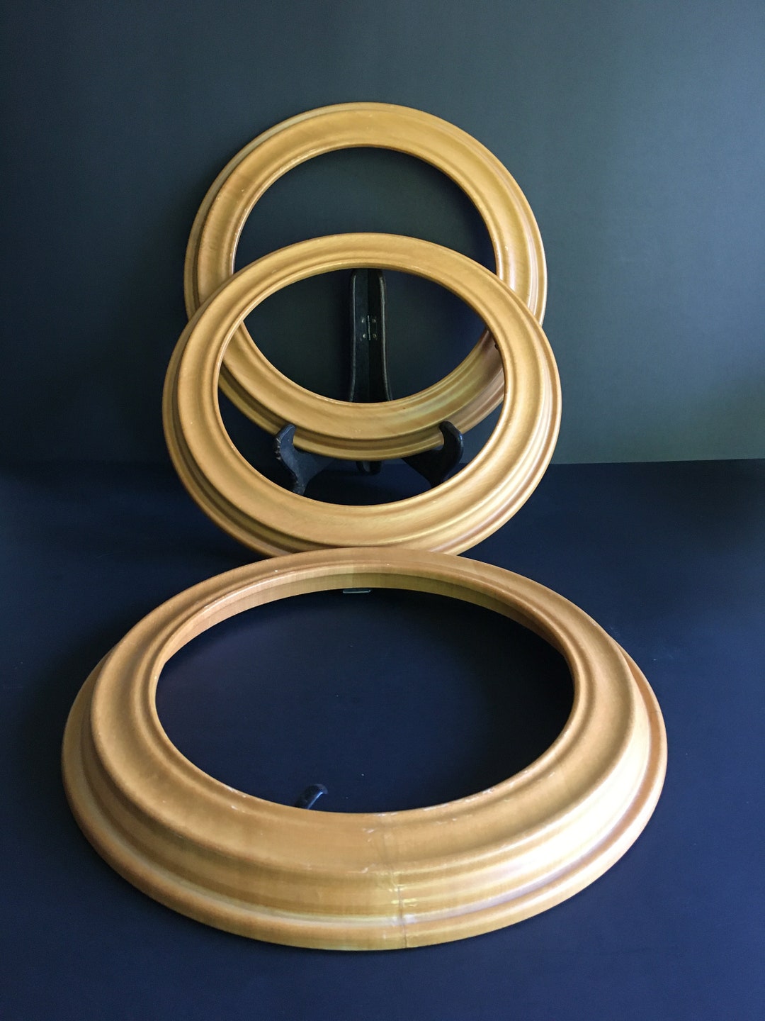 Set of 3 Vanhygan & Smythe Round Wood Plate Frames in a - Etsy