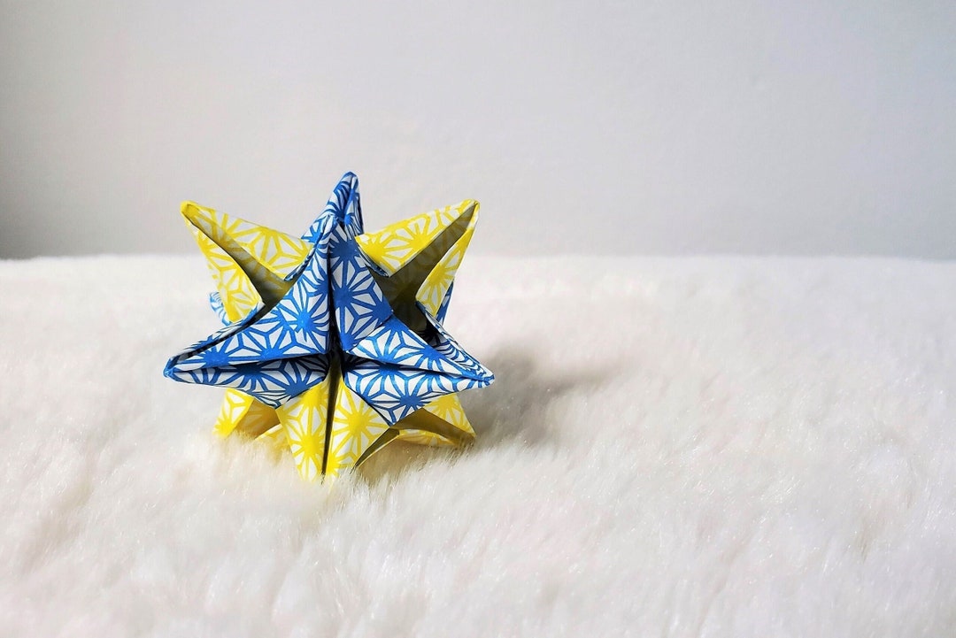Patterned Modular Origami Figure | Omega Star Kusudama in Acrylic Case ...