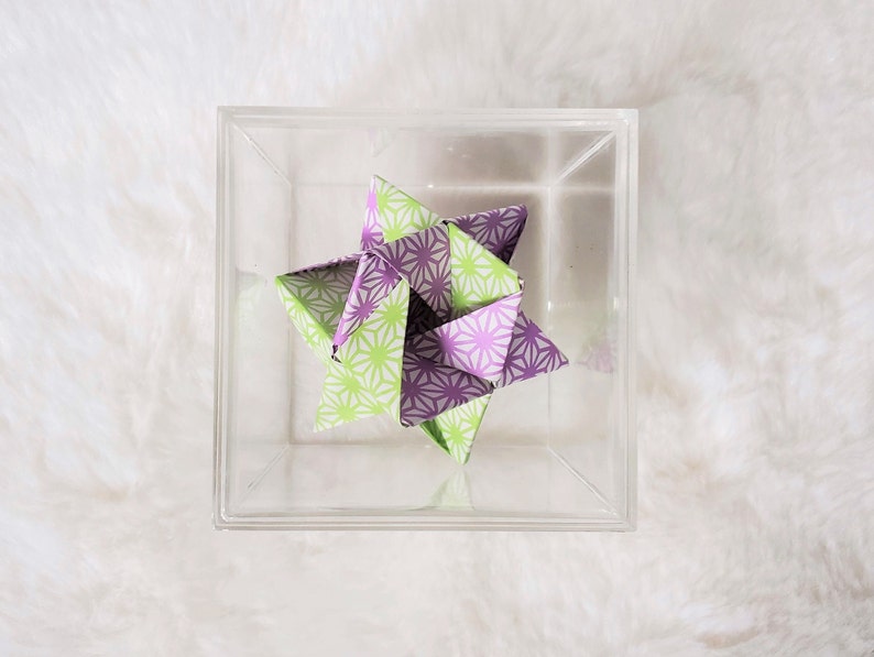 Patterned Modular Origami Figure Hikkake Kusudama in an Acrylic Case - Etsy