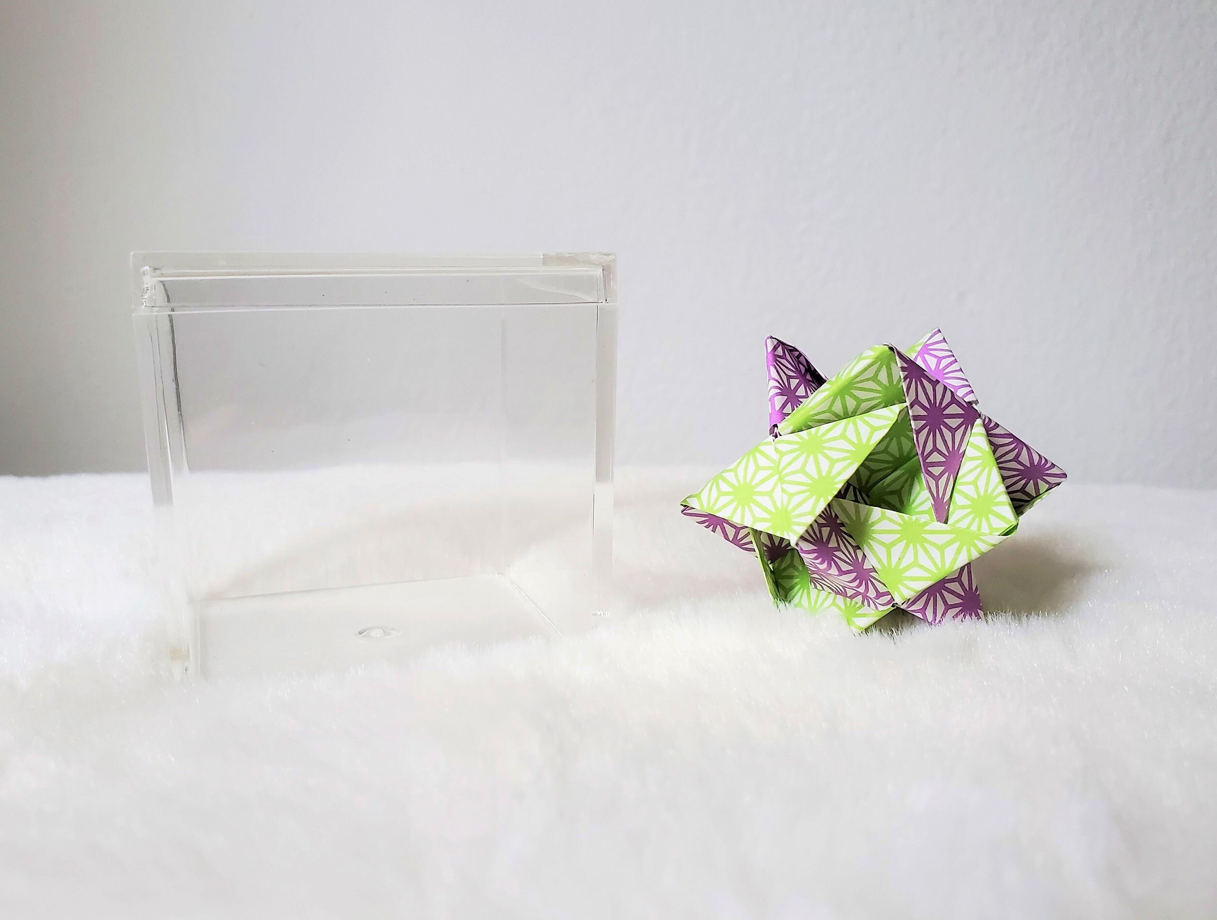 Patterned Modular Origami Figure Hikkake Kusudama in an Acrylic Case - Etsy