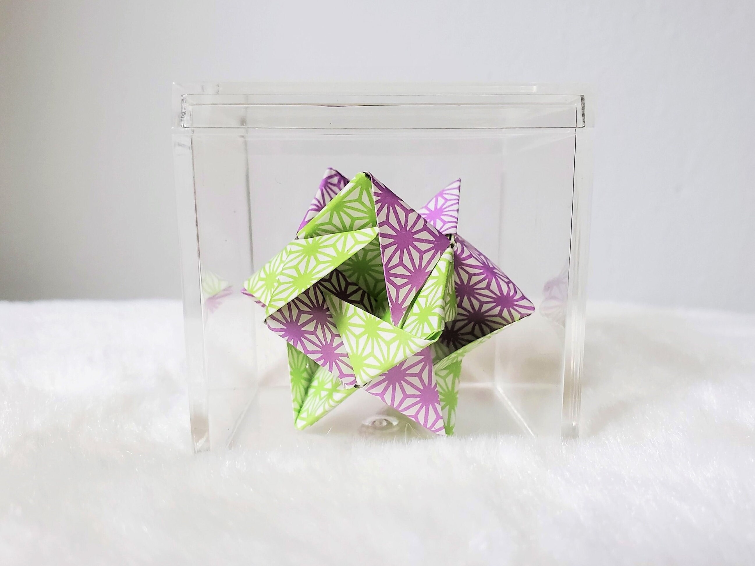 Patterned Modular Origami Figure Hikkake Kusudama in an Acrylic Case - Etsy