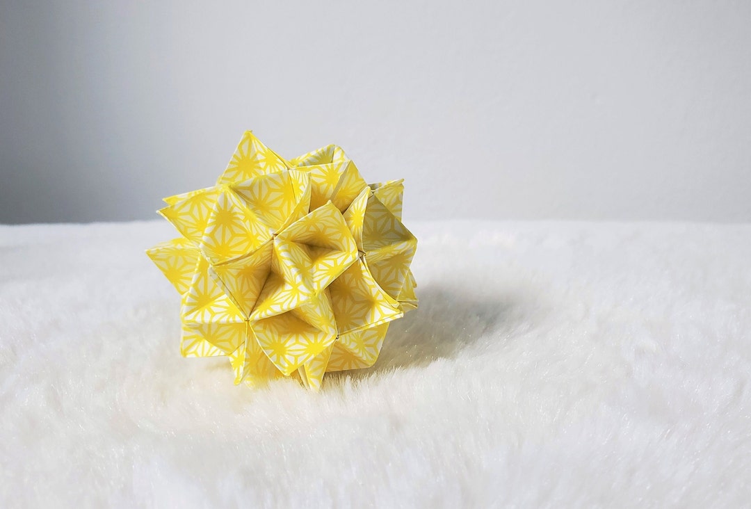 Patterned Modular Origami Figure Kusudama Ball in an Acrylic Case - Etsy