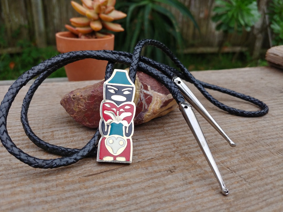 Vintage Totem Pole Bolo Tie // Western String Tie - Etsy