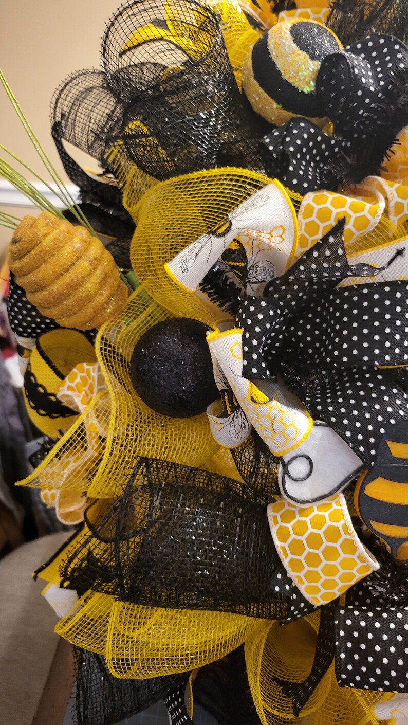 Spring Bee Wreath, Bee Hive Wreath, Summer Bee Wreath, Welcome to the ...