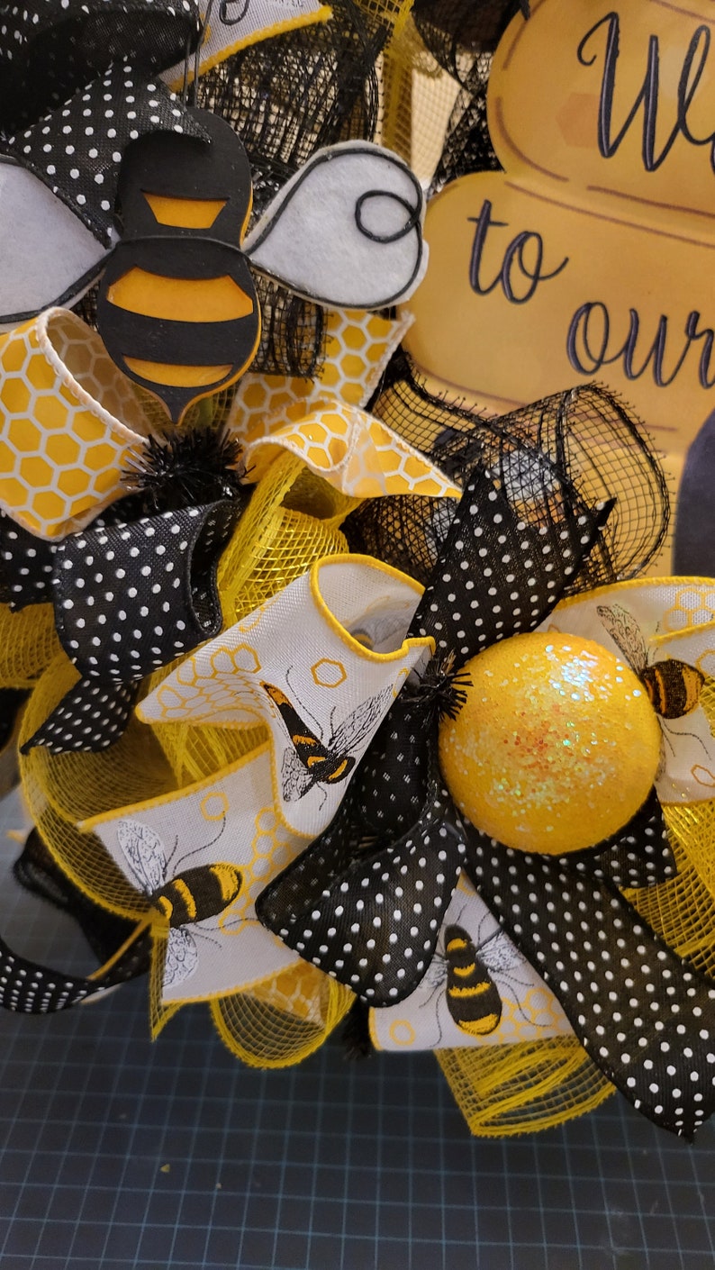 Spring Bee Wreath, Bee Hive Wreath, Summer Bee Wreath, Welcome to the ...