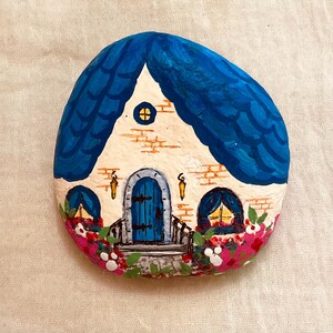 Painted Fairy House Rock, Floral Stone Cottage, Pebble Painting, Gnome ...