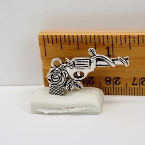 Gun Charm, Revolver Charm, Pistol Charm, Handgun Charms, Set of 5 ...