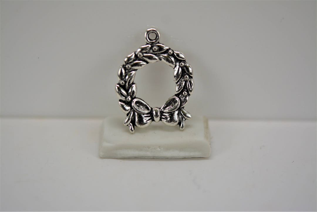 Christmas Wreath Charm, Garland Charm, Holiday Charm, Set of 6 Wreath ...