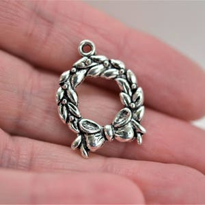 Christmas Wreath Charm, Garland Charm, Holiday Charm, Set of 6 Wreath ...