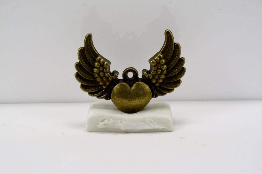 Antique Gold Heart With Angel Wings Charm - Set of 5 - Etsy