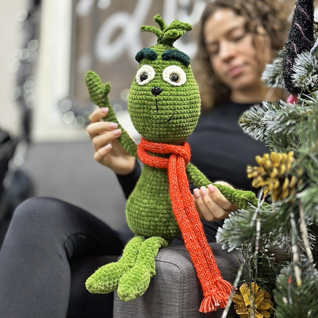 Amigurumi CHRISTMAS THIEF Crochet Pattern, Christmas Crochet Pattern ...