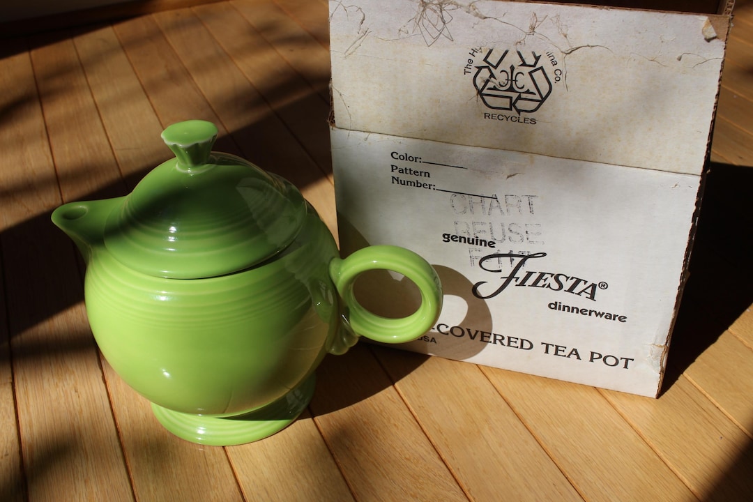 Fiesta Fiestaware Limited Edition Color CHARTREUSE OLD Style Tea Pot ...