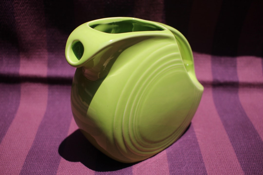 Fiesta Fiestaware CHARTREUSE Small (juice) Disk Disc Pitcher New Old ...