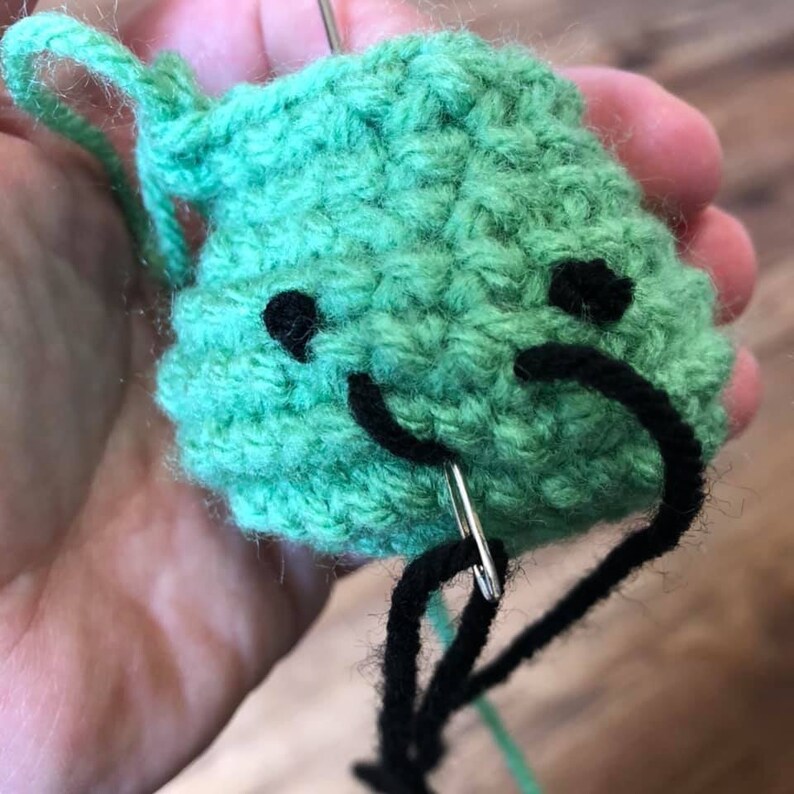 PATTERN: Crochet Happy Pipe Keychain - Etsy
