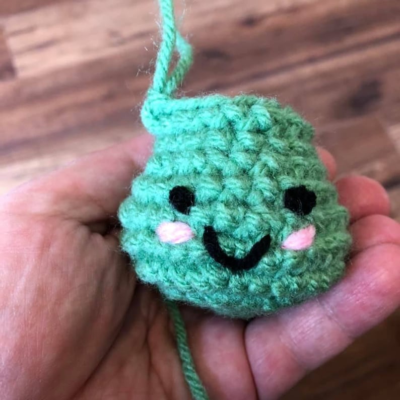 PATTERN: Crochet Happy Pipe Keychain - Etsy