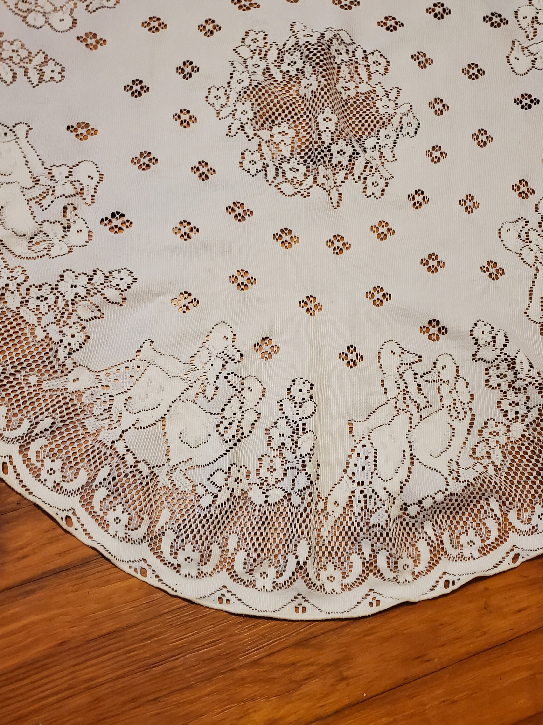 Round off White Lacy Goose Duck Table Cloth Country Living Decoration ...