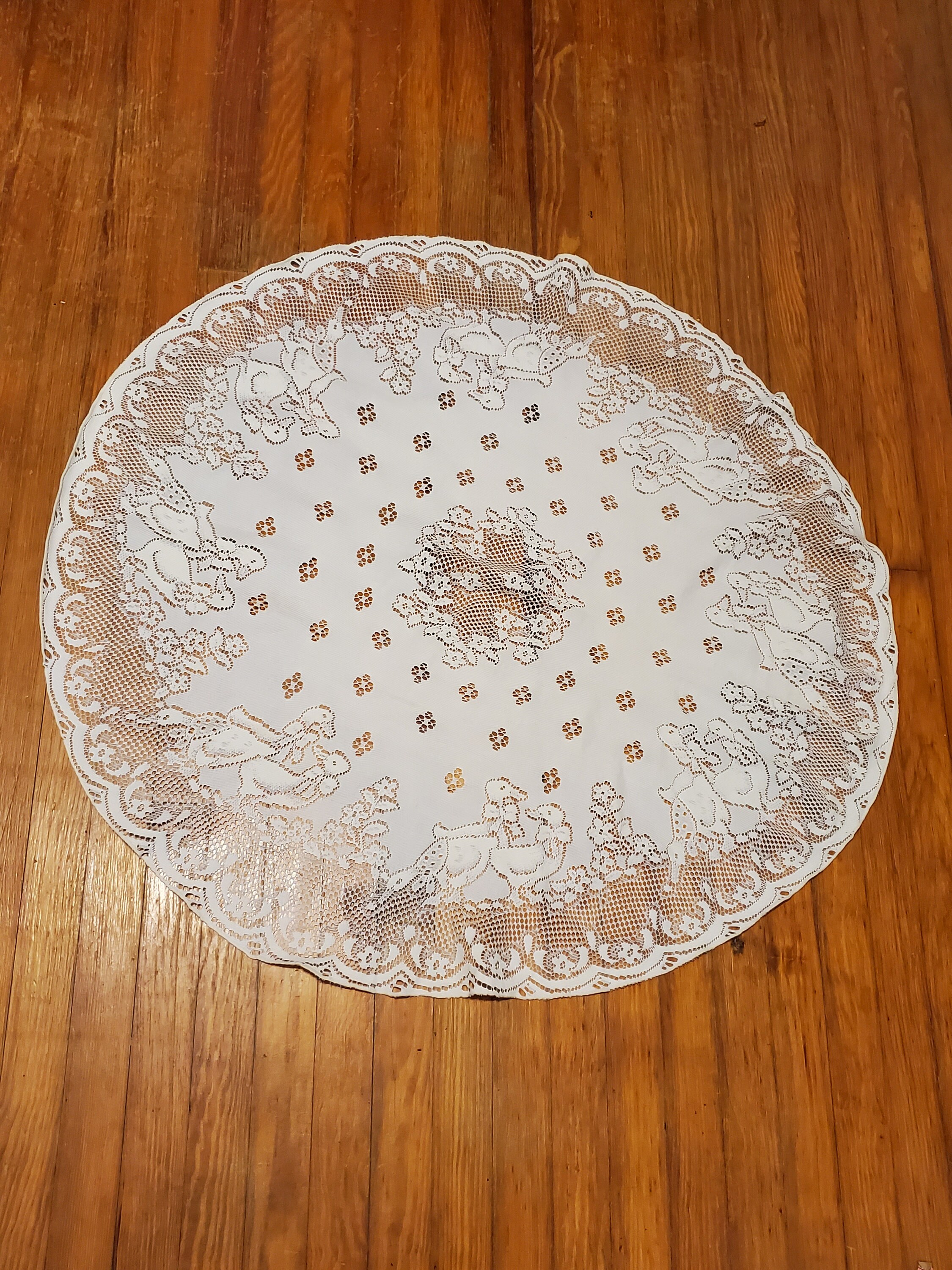 Round off White Lacy Goose Duck Table Cloth Country Living Decoration ...