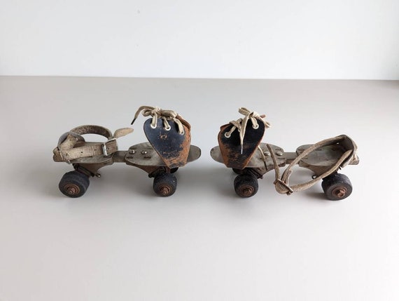 Vintage Roller Skates With Key